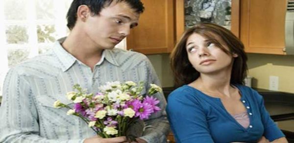 5 Ways To Tell Her I'm Sorry - Relationship Advice